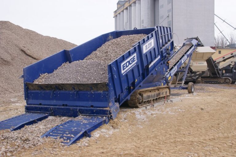 Edge TSR80 Tracked Radial Stacker - Crushing Tigers